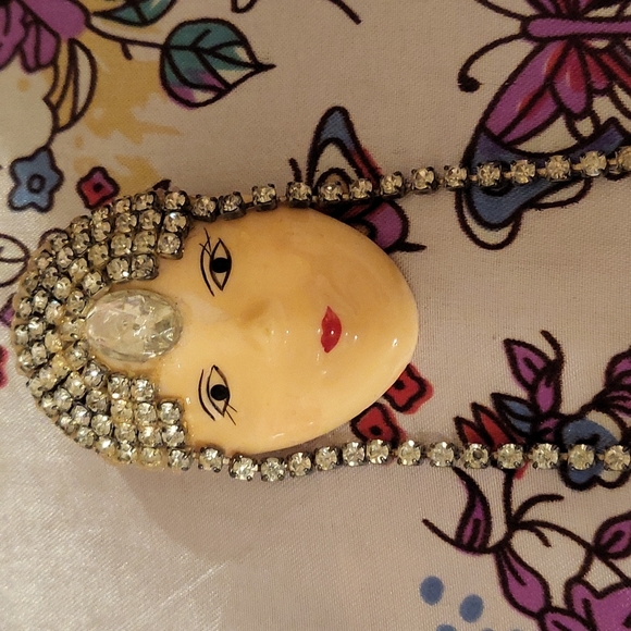 Jewelry | Vintage Face Brooch | Poshmark